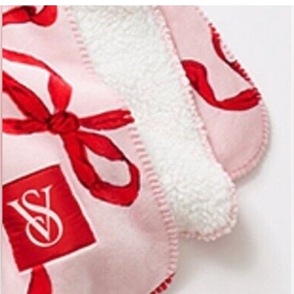 Victoria's Secret | Bedding | Victorias Secret Vs Sherpa Plush Blanket ...